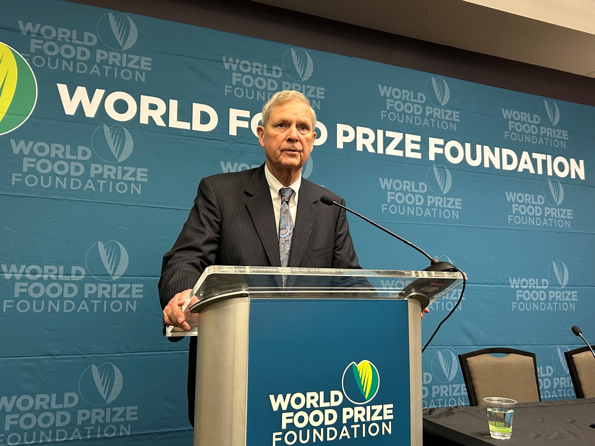 USDA-Ag-Secretary-Tom-Vilsack-Brent-Barnett - Ottumwa Radio