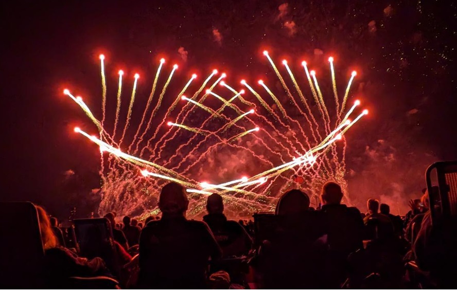 Dazzling fireworks finale to feature Iowa’s largest-ever flower in the ...