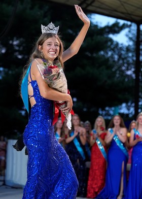 Riah Schrage Crowned 2025 Iowa State Fair Queen - Ottumwa Radio